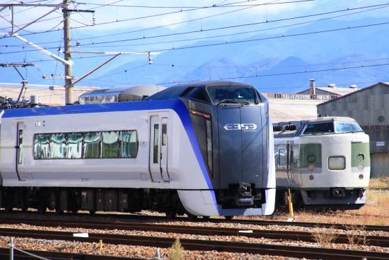 E353系S111編成長総構内試運転 - ガタゴト日誌