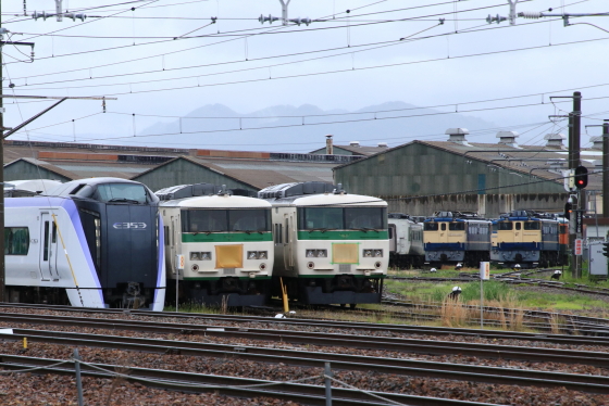 [B!] E353系S120編成長総構内試運転 - ガタゴト日誌