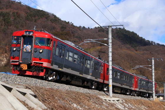 しなの鉄道115系S12編成「鉄道むすめ謹賀新年」マーク - ガタゴト日誌