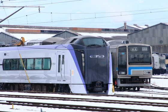 E353系S106編成出場 - ガタゴト日誌