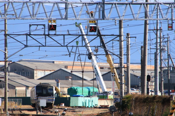 ED60 1が緑の保護シートに覆われ長総から新天地へ - ガタゴト日誌