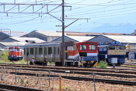 E217系Y-140編成中間車（ﾓﾊE216-2080）が移動 - ガタゴト日誌