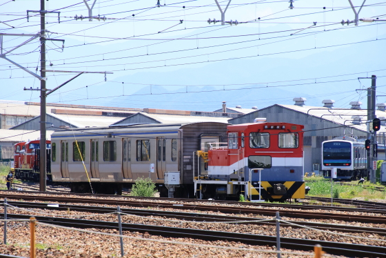 E217系Y-140編成中間車（ﾓﾊE216-2080）が移動 - ガタゴト日誌