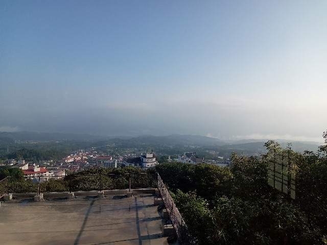 - 愛ね、暗いね。