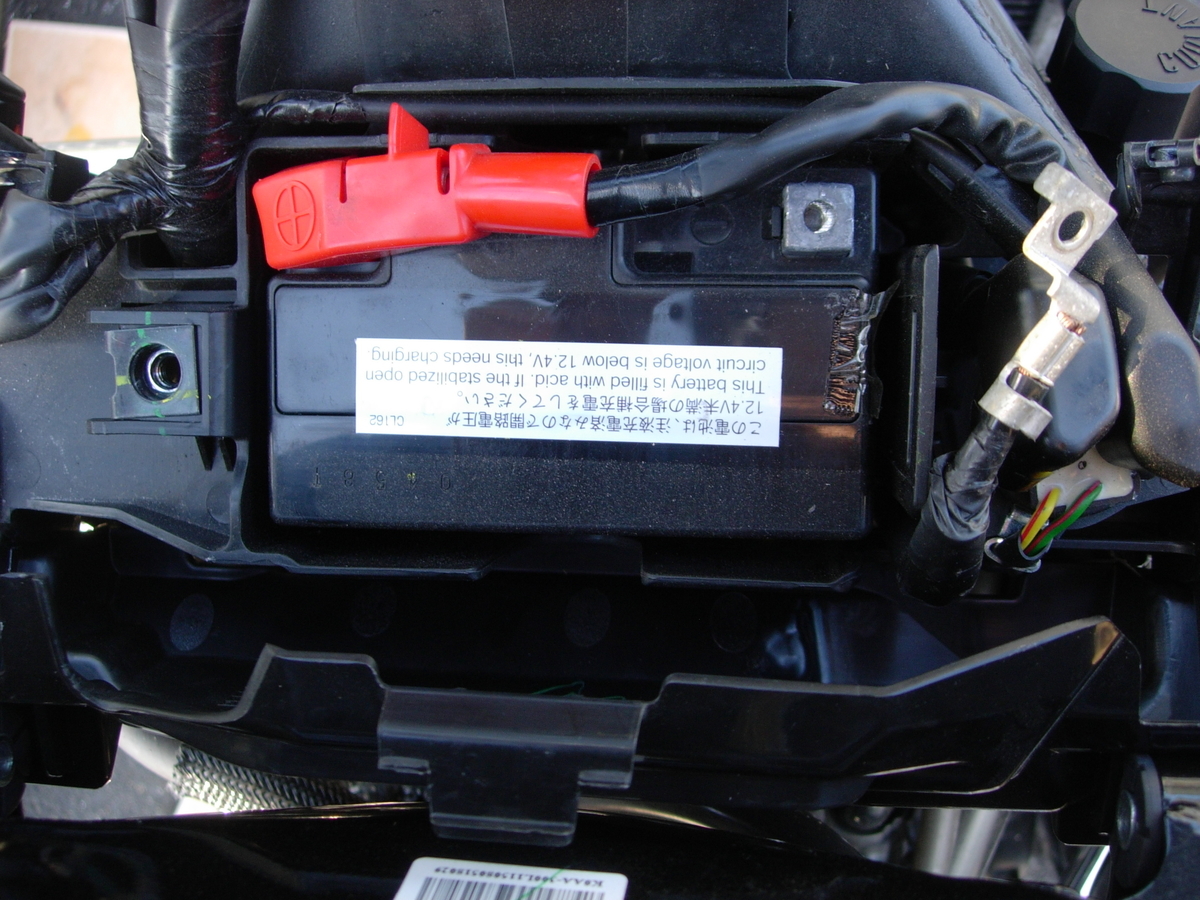 ホンダ「CB250R」整備編 バッテリーの点検整備（後編） - ホンダ「CB250R」を10倍たのしむブログ