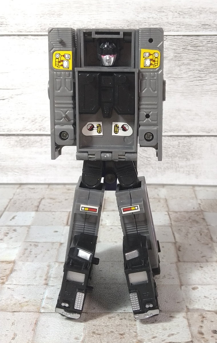 同じようで別人？縮小？G1メナゾールの偽物！！その名もフレイターパン！FREIHTERPAN トランスフォーマーKO レビュー review ...