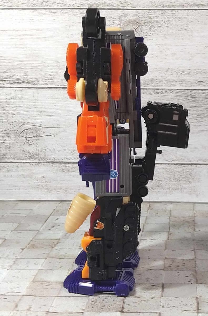 同じようで別人？縮小？G1メナゾールの偽物！！その名もフレイターパン！FREIHTERPAN トランスフォーマーKO レビュー review ...