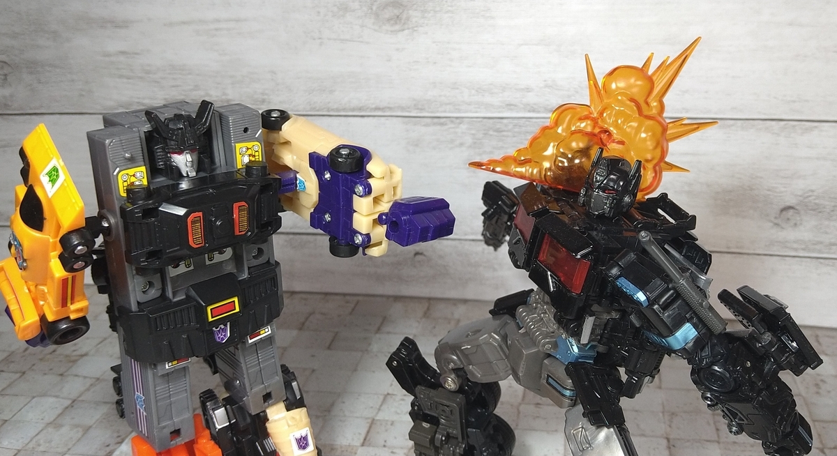 同じようで別人？縮小？G1メナゾールの偽物！！その名もフレイターパン！FREIHTERPAN トランスフォーマーKO レビュー review ...