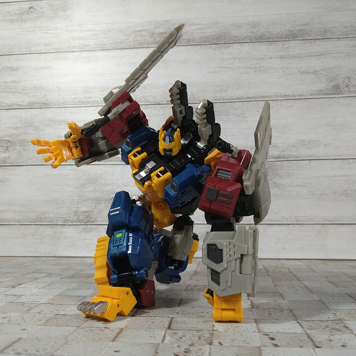 ビーストウォーズメタルス IRON FACTORY Primal Commanderの拡大版？ ADVANCE BRAVELY GAPTAIN ...