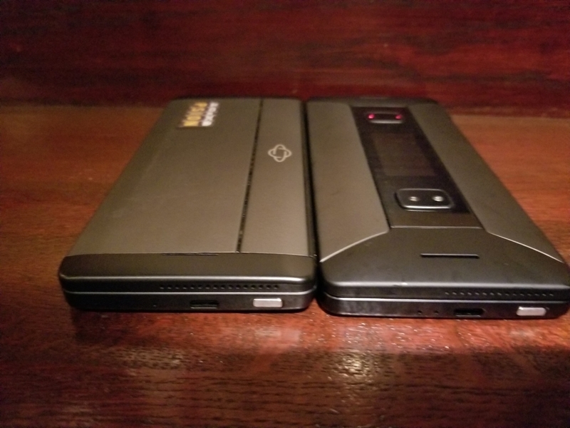 【Cosmo Communicator】発売前にユーザーイベントで初披露。サブ液晶、デュアルSIM、eSIM、キーボードバックライト、高速処理 ...