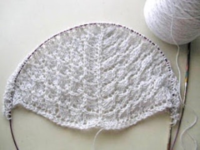 シンフォニーウッドで編もう！はじめての英文パターン「Swallowtail Lace Shawl」前編 - itolico