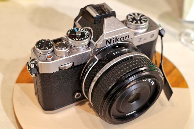 FM2の音がした Nikon Zfc - カメラと考えてることとタイムカプセル