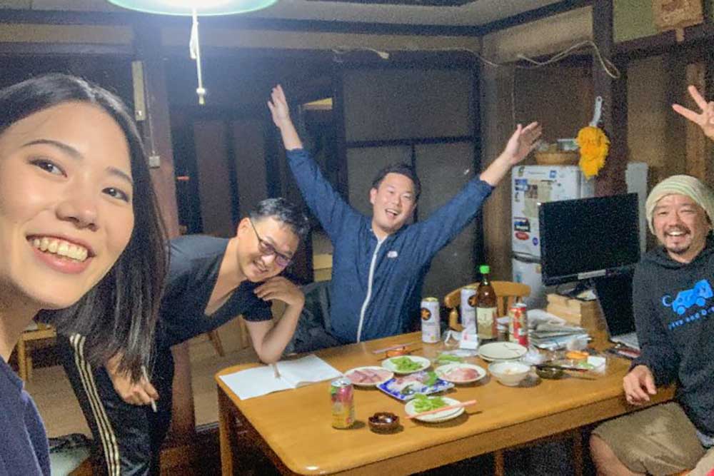 お気に入りの街で車中泊を！ バンライファー・宮本メイさんの旅する暮らし - カエライフ ～ クルマとカスタムで暮らしをカエるーCUSTOM ...