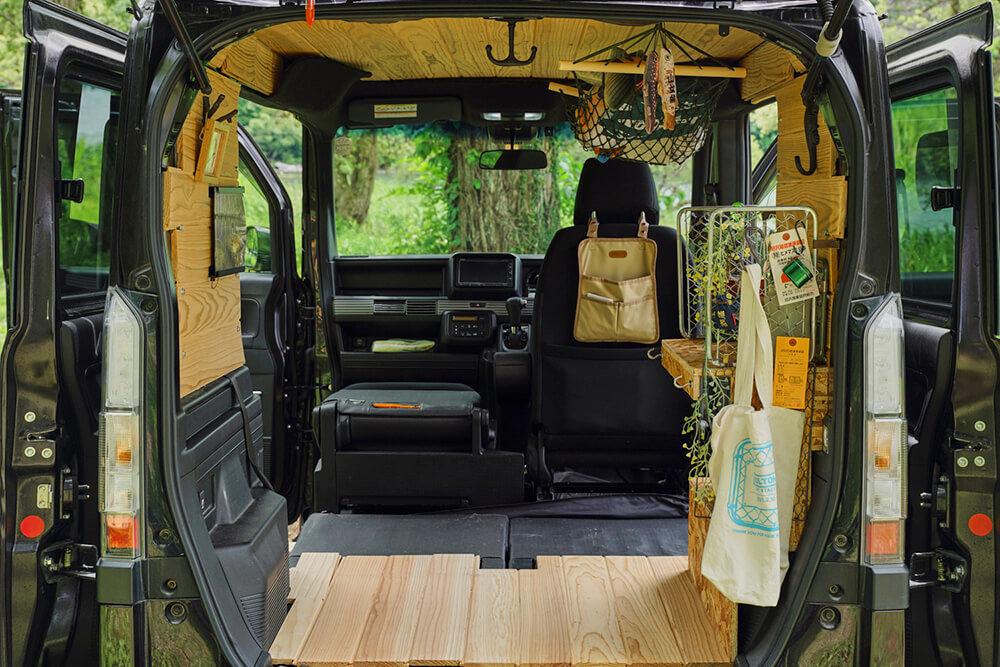 【実例】釣り☓ソロキャンプ！N-VANを車中泊仕様のDIYでエンジョイ【車中泊×アクティビティ連載Vol.05】 - カエライフ ～ クルマとカスタムで暮らしをカエるーCUSTOM ENJOY ...