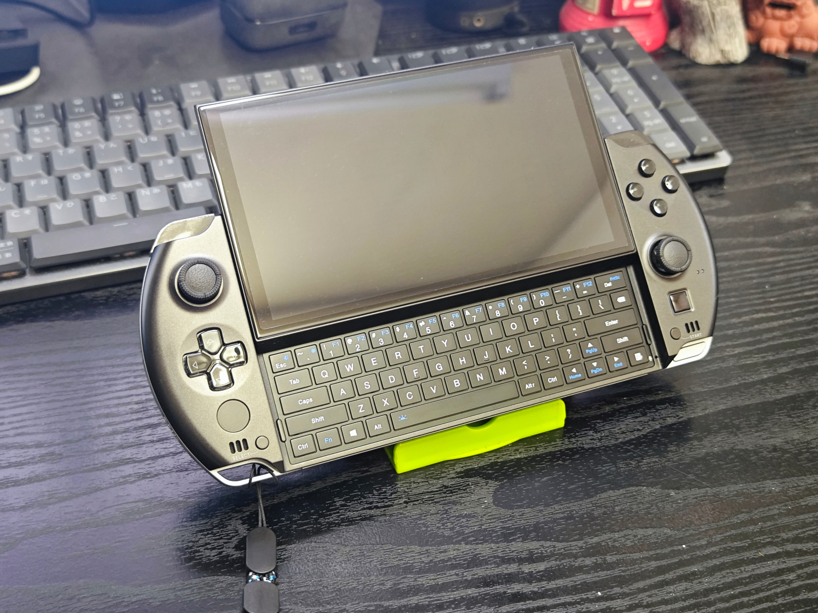 令和最新版PSPことGPD WIN 4が届いて1週間使ってみた感想 - ただのノート+