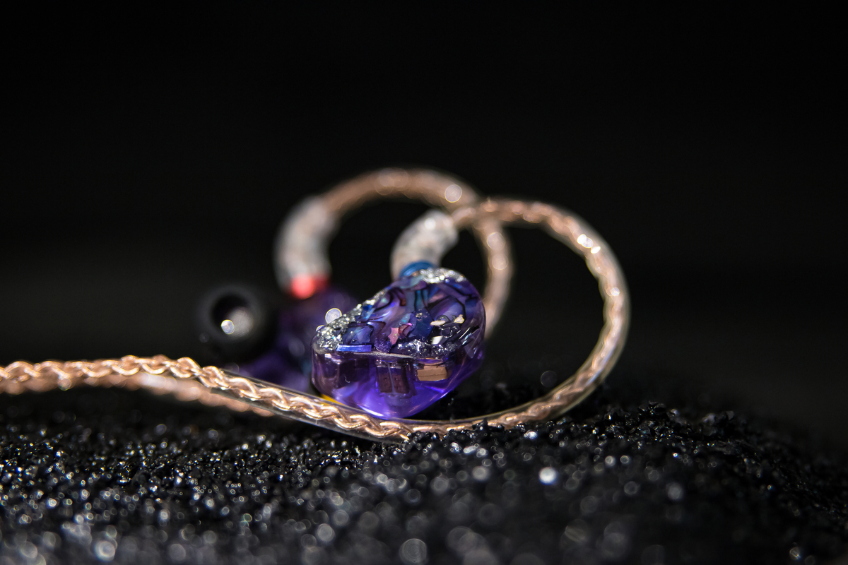 その美しく幻想的なサウンドにふさわしいデザインを楽しみながら、Audiosense DT600を偲ぶ - audio-sound @ hatena