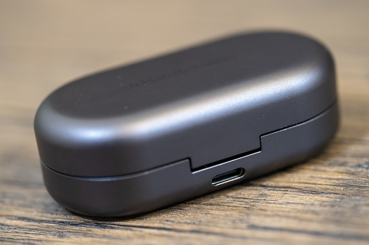 (True Wireless Earbuds Review) Bang & Olufsen Beoplay EQ: Monitor sound ...