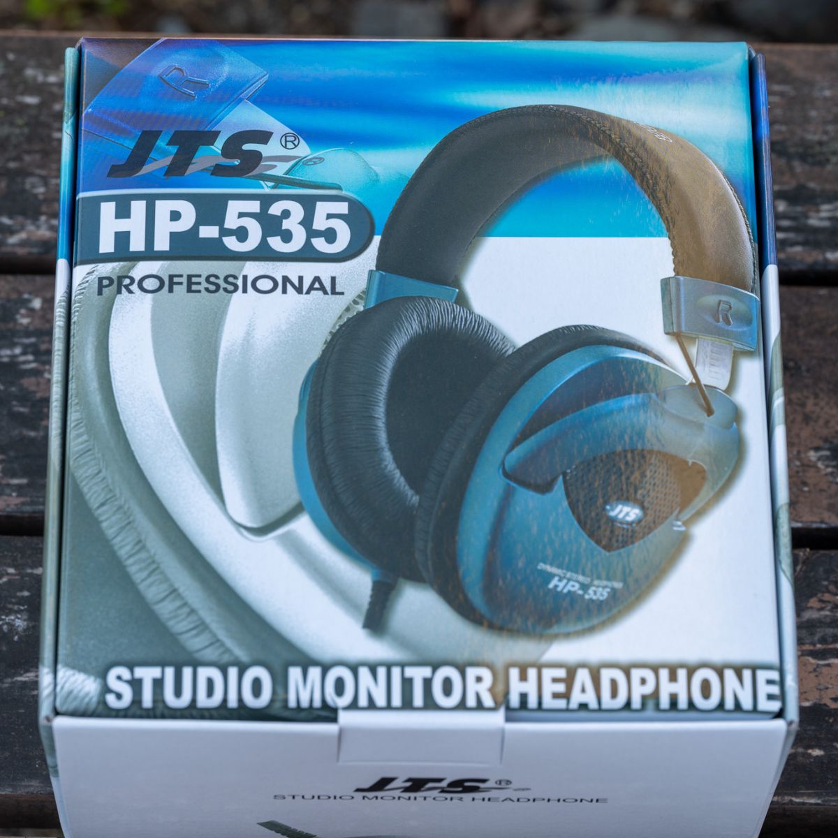 (Monitor Headphones Review) JTS HP-535: Monitor headphones for live sound with a strong sense of ...