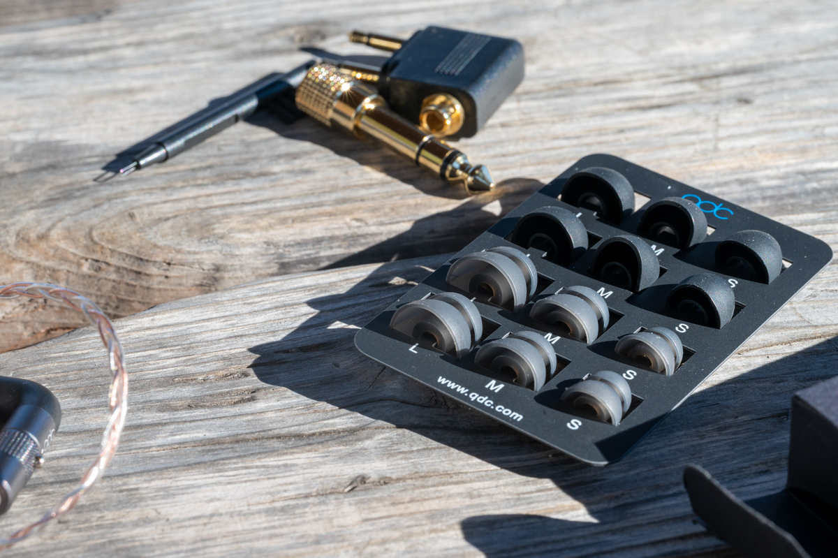 (Chi-fi IEM Review) qdc Tiger: Typical high-end IEMs. Safe as a ...