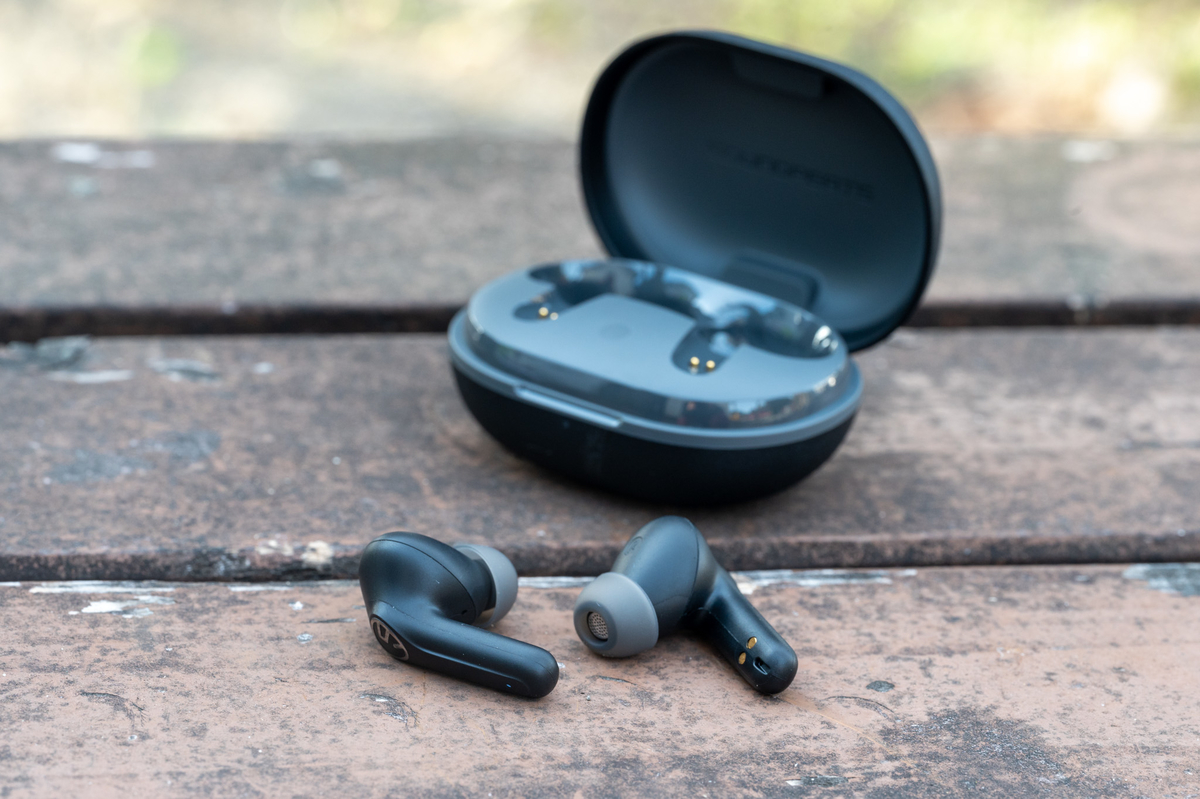 (True Wireless Earbuds Review) SOUNDPEATS Life: True Wireless Earphones ...