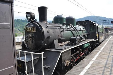 タイ国鉄塗色で9月になっても走っているC56-44のラストラン(?)と遭遇 - とれいん工房の汽車旅12ヶ月