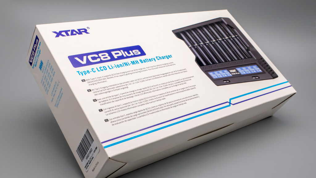 「18650」タイプのリチウムイオン充電池を8本同時に高速充電するXTAR製「VC8 Plus」を購入。 - かわにょぶろぐ