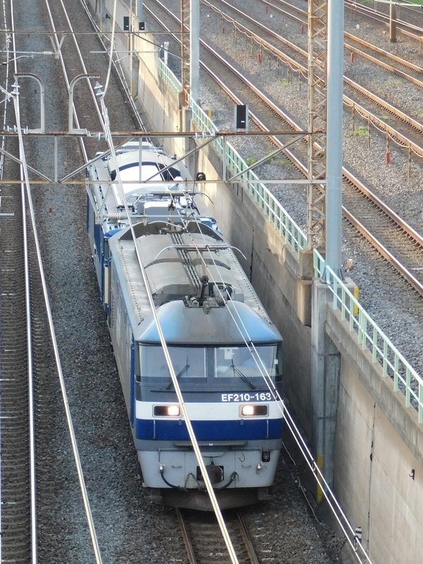 夕暮の武蔵野線連絡線を走るEF210-163牽引の配給列車 - kazuhiko19680908’s blog