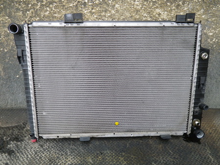 メルセデス ベンツ W202/C240 ラジエーター - 昭和電機工業所-ラジエーター修理