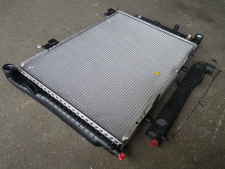 メルセデス ベンツ W202/C240 ラジエーター - 昭和電機工業所-ラジエーター修理