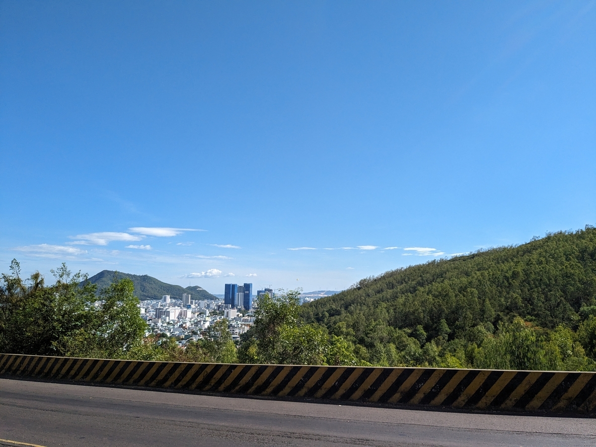 44日目 ベトナム🇻🇳 クイニョン〜トゥイホア 94km 2023/08/24 - けった旅 私の地球の走り方