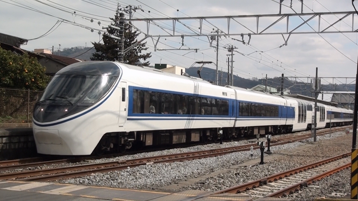 2029年デビュー！小田急 新型ロマンスカー80000形コンセプトに思う 連接台車に寄せる想い - 旅と風景、ときどき列車