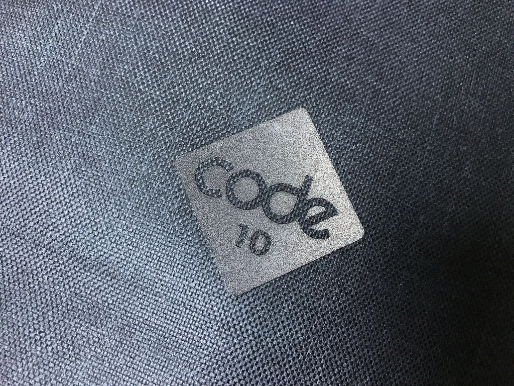 【完全防水・盗難抑止】MacBook Proも入るバックパック『Code 10』をレビュー - +ログ