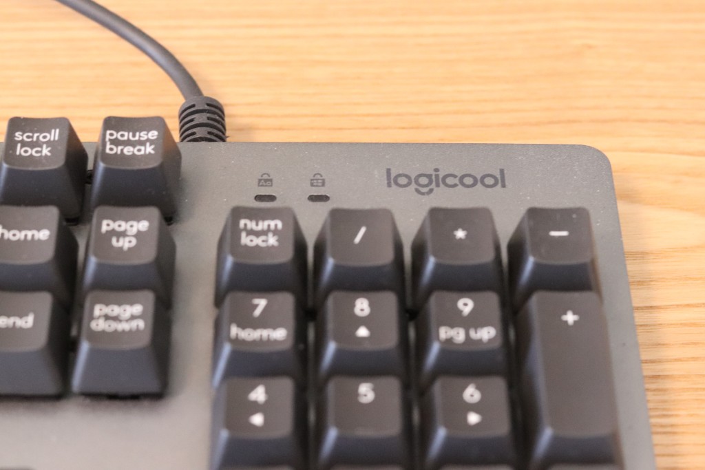 【レビュー】Logicool（ロジクール）K840 | しっかりとした打ち心地を体感！メカニカルキーボード - +ログ