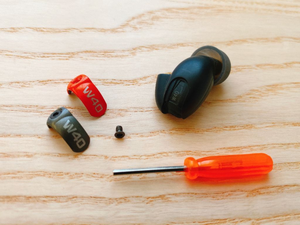 【Westone（ウェストン）W40 レビュー】リスニングに最適なおすすめイヤホン【2019 Design】 - +ログ