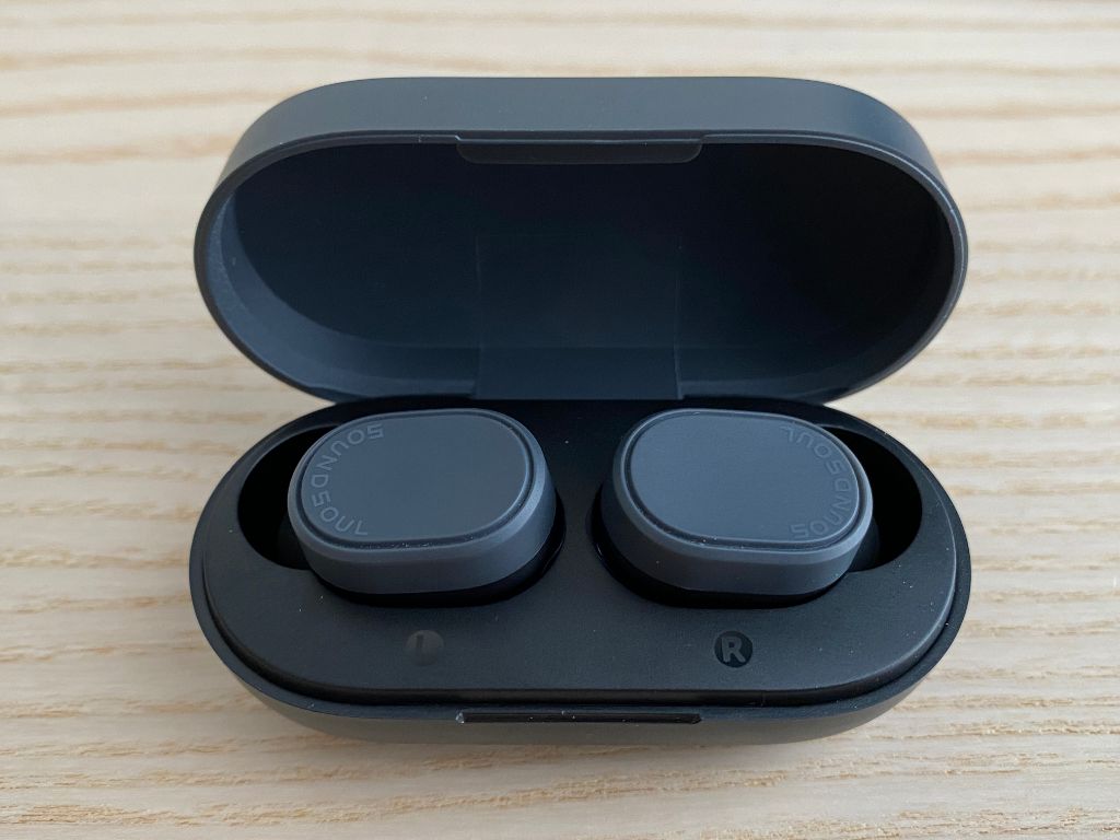 【SOUNDSOUL E1 レビュー】小さくても長時間再生。業界最軽量クラスの完全ワイヤレスイヤホン - +ログ