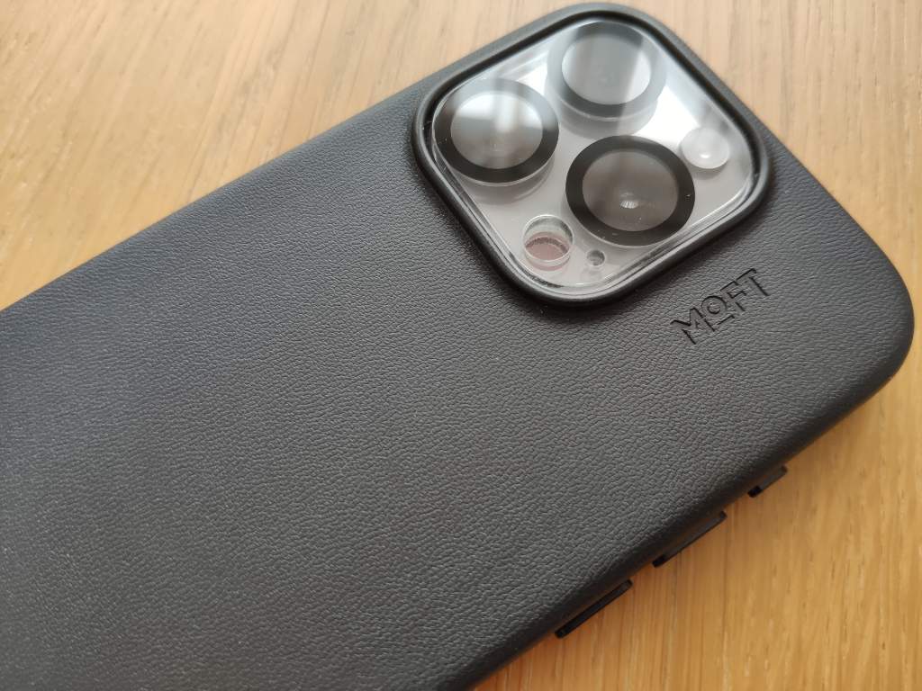 【MOFT MOVASレザーケース＆スマホスタンド レビュー】高品質・高耐久に優れたスマホケースの決定版 - +ログ