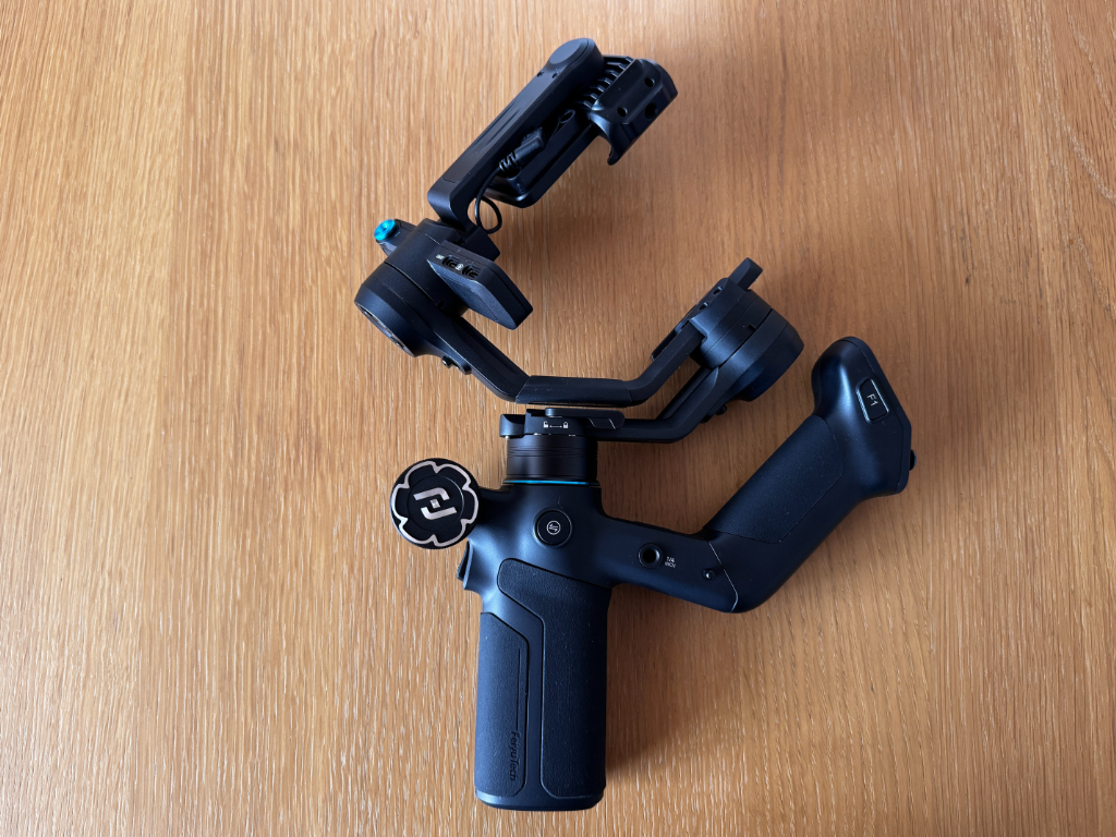 FeiyuTech SCORP Mini 3 Proレビュー：スマホもミラーレスもOK、AIトラッキングが進化した多用途ジンバル - +ログ