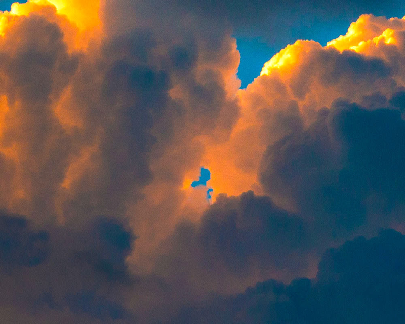 昨夕の入道雲、夕日で輝いて - こつなぎの写真ノート（hatena)