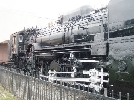 豊浦町のSL保存機 D51 953（旧胆振縦貫鉄道 D5104) ギースル・エジェクタ煙突の珍しい一両 - 藻岩颪に豊河の流れ。