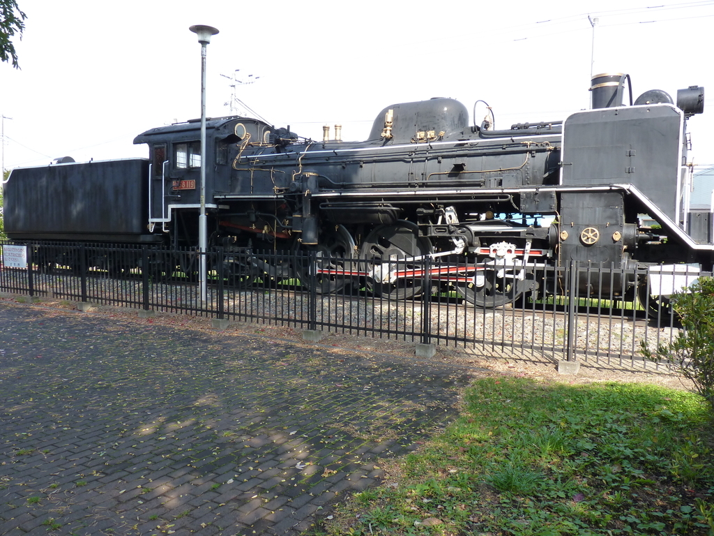 北見市 SL広場のSL保存機 C58 119とD51 444 - 藻岩颪に豊河の流れ。