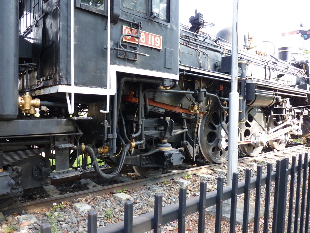 北見市 SL広場のSL保存機 C58 119とD51 444 - 藻岩颪に豊河の流れ。