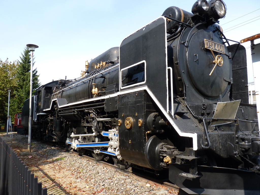 北見市 SL広場のSL保存機 C58 119とD51 444 - 藻岩颪に豊河の流れ。