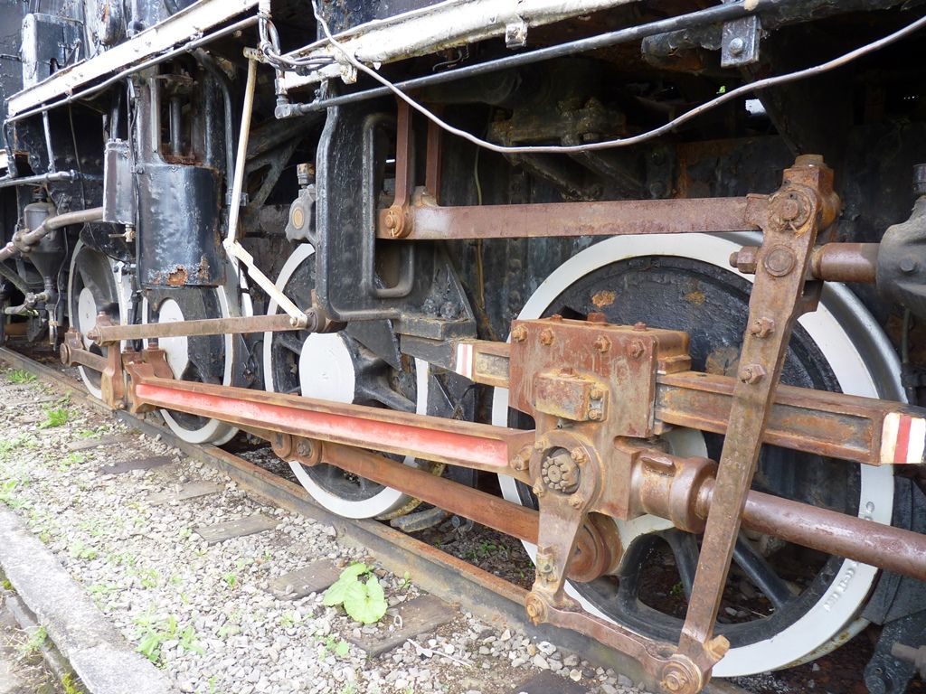 虻田郡倶知安町 文化福祉センターのSL保存機 9600形79615 二つ目のキューロクで有名でしたが今は欠損 - 藻岩颪に豊河の流れ。