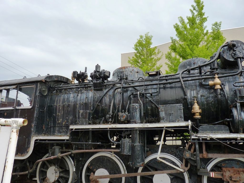 虻田郡倶知安町 文化福祉センターのSL保存機 9600形79615 二つ目のキューロクで有名でしたが今は欠損 - 藻岩颪に豊河の流れ。