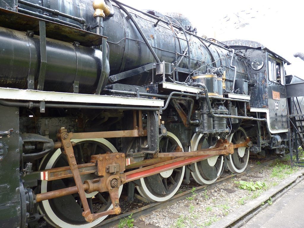 虻田郡倶知安町 文化福祉センターのSL保存機 9600形79615 二つ目のキューロクで有名でしたが今は欠損 - 藻岩颪に豊河の流れ。