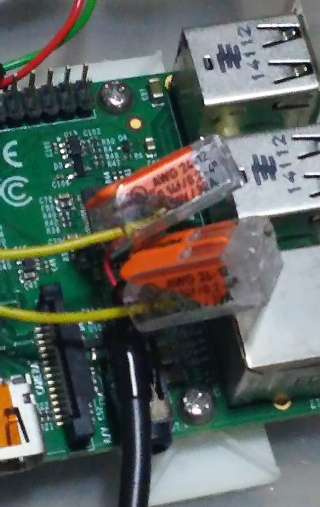ラズベリーパイ公式タッチパネルを100均の箱でケーシングしてみた - 工作の2S(Seiri/Seiton)