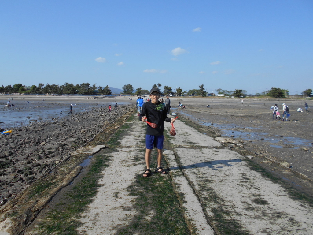 鍋松原海水浴場で潮干狩り - kuma-miyaのブログ