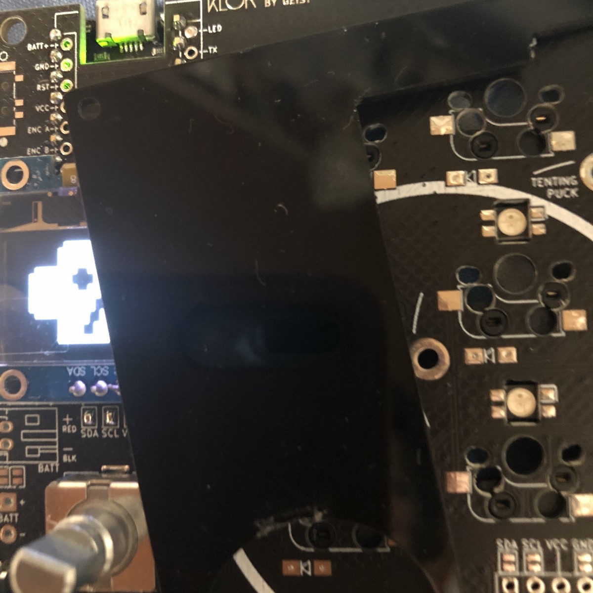 オープンソースのキーボード『KLOR』を組立てました。 - kuriharaのブログ