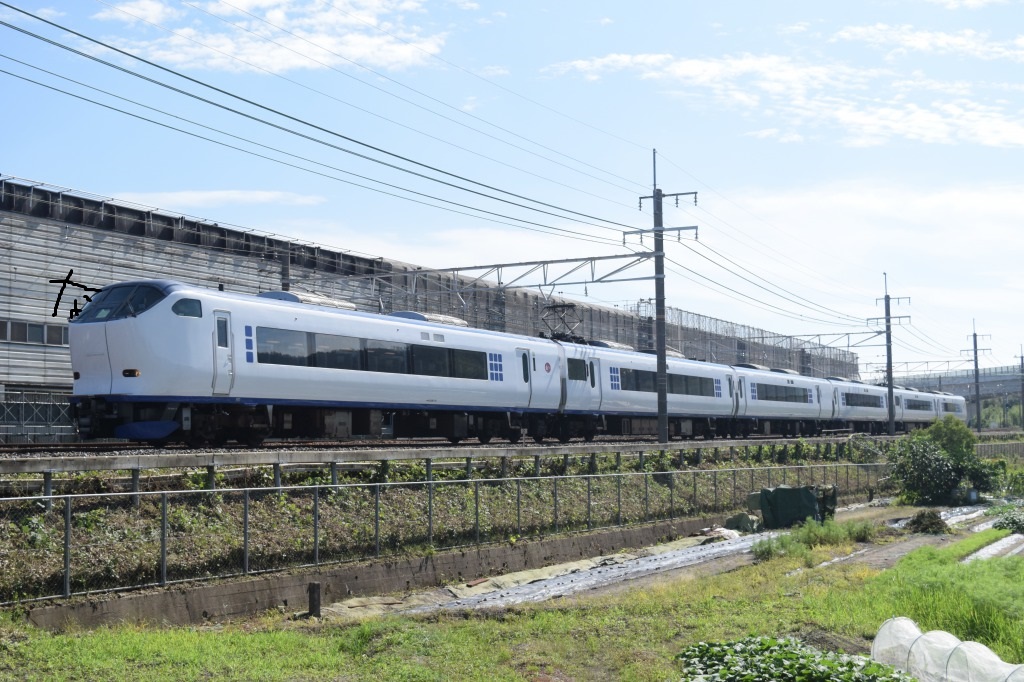 第627列車 「 新製出場した323系LS14編成の試運転を狙う 」 - 写真は鉄で出来ている。