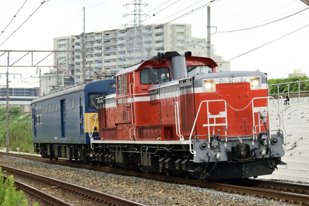 第2081列車 「 クモヤ145を牽引するDD51の配給列車を狙う 」 - 写真は鉄で出来ている。